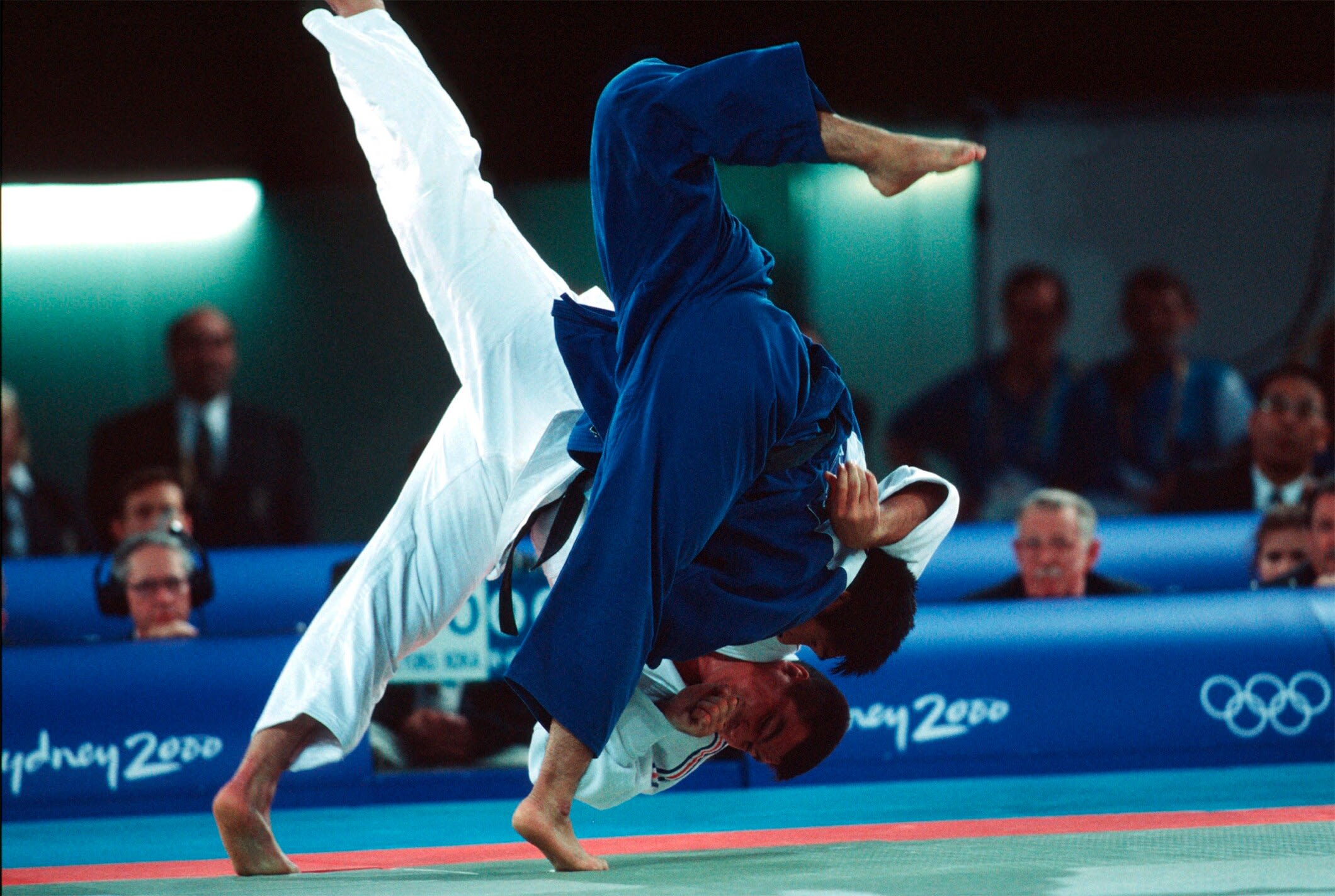 David Douillet writes judo history in Sydney in 2000 - Olympic News