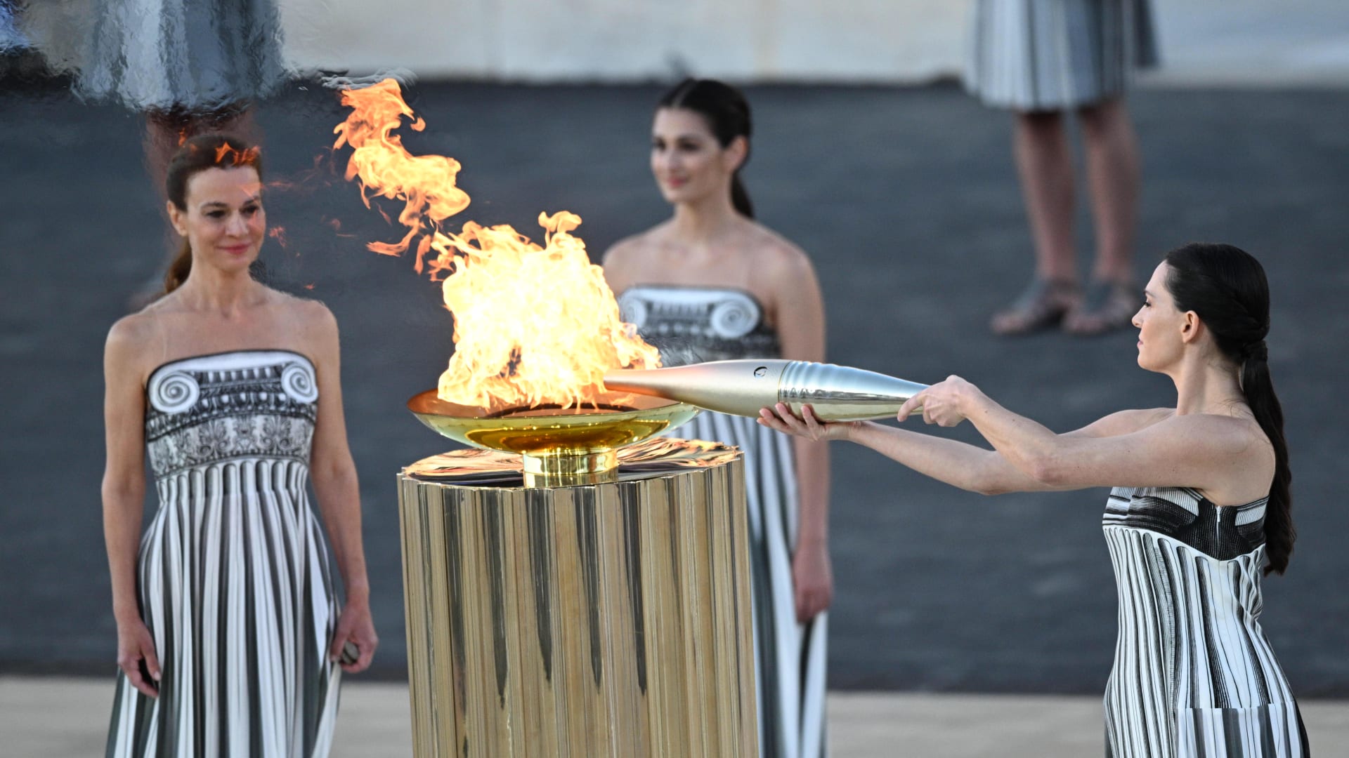 Handover ceremony | Milano Cortina 2026 Olympic Torch Relay