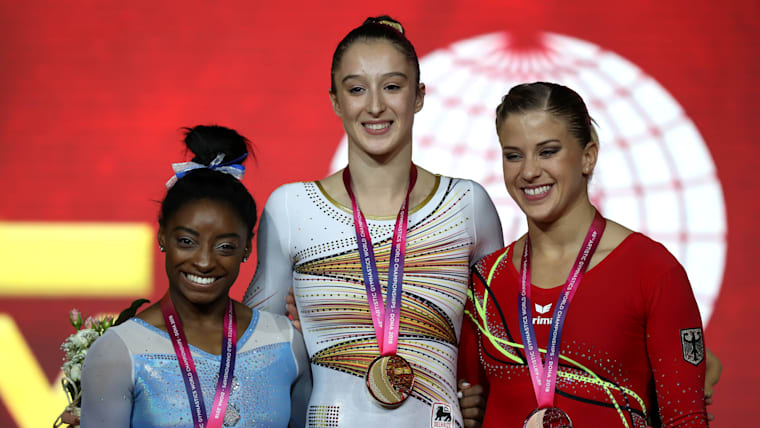 Simone Biles wins first uneven bars World medal in 2018