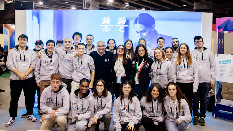 mc2026-dual career-album