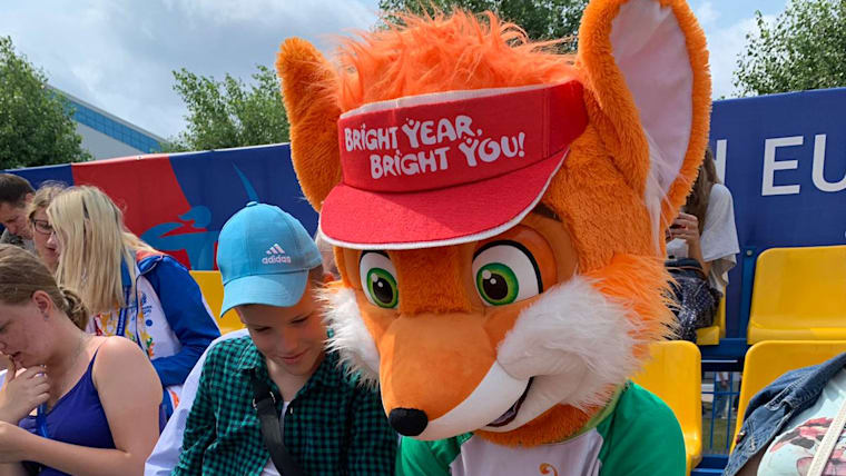 Lesik the fox out and about in Minsk