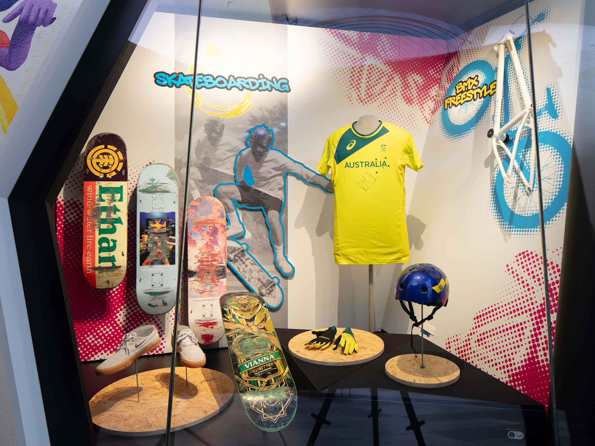 Musée Olympique - Riding the Olympic Wave: Breakthrough Sports