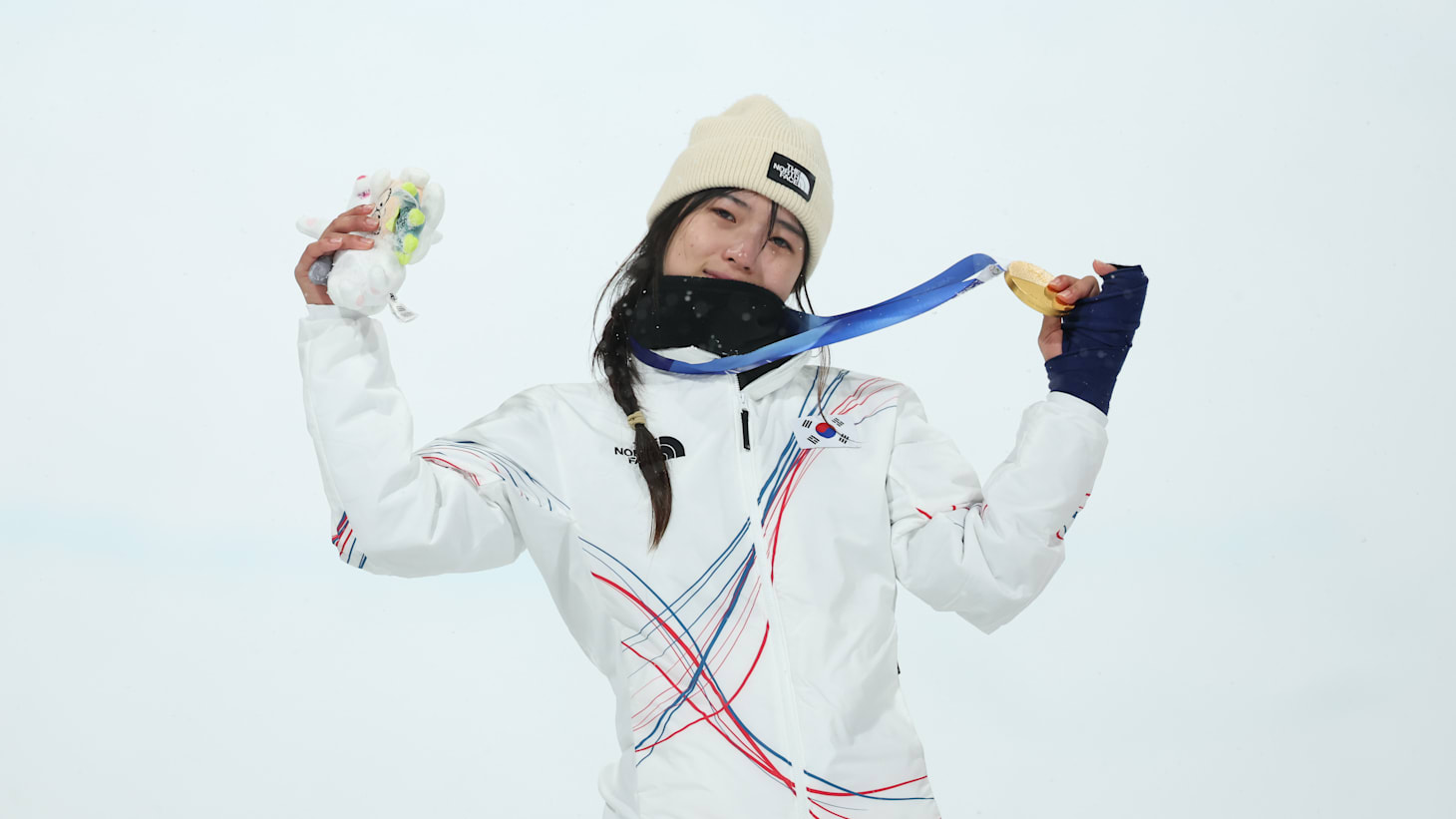 Winter Olympics 2026: Choi Gaon recovers from huge fall to beat Chloe ...