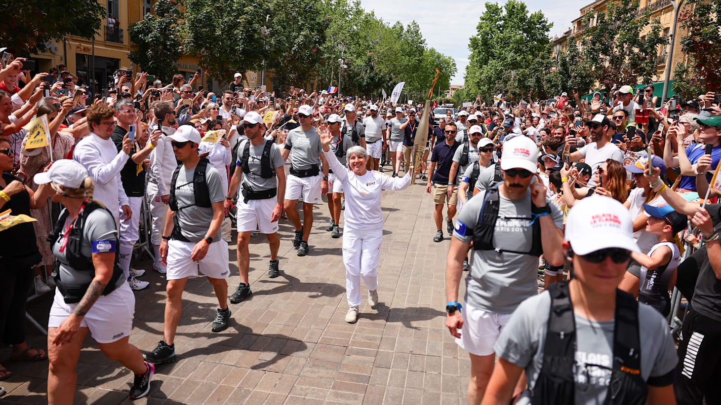 A day of sport, culture and emotion to mark the return of the flame to ...