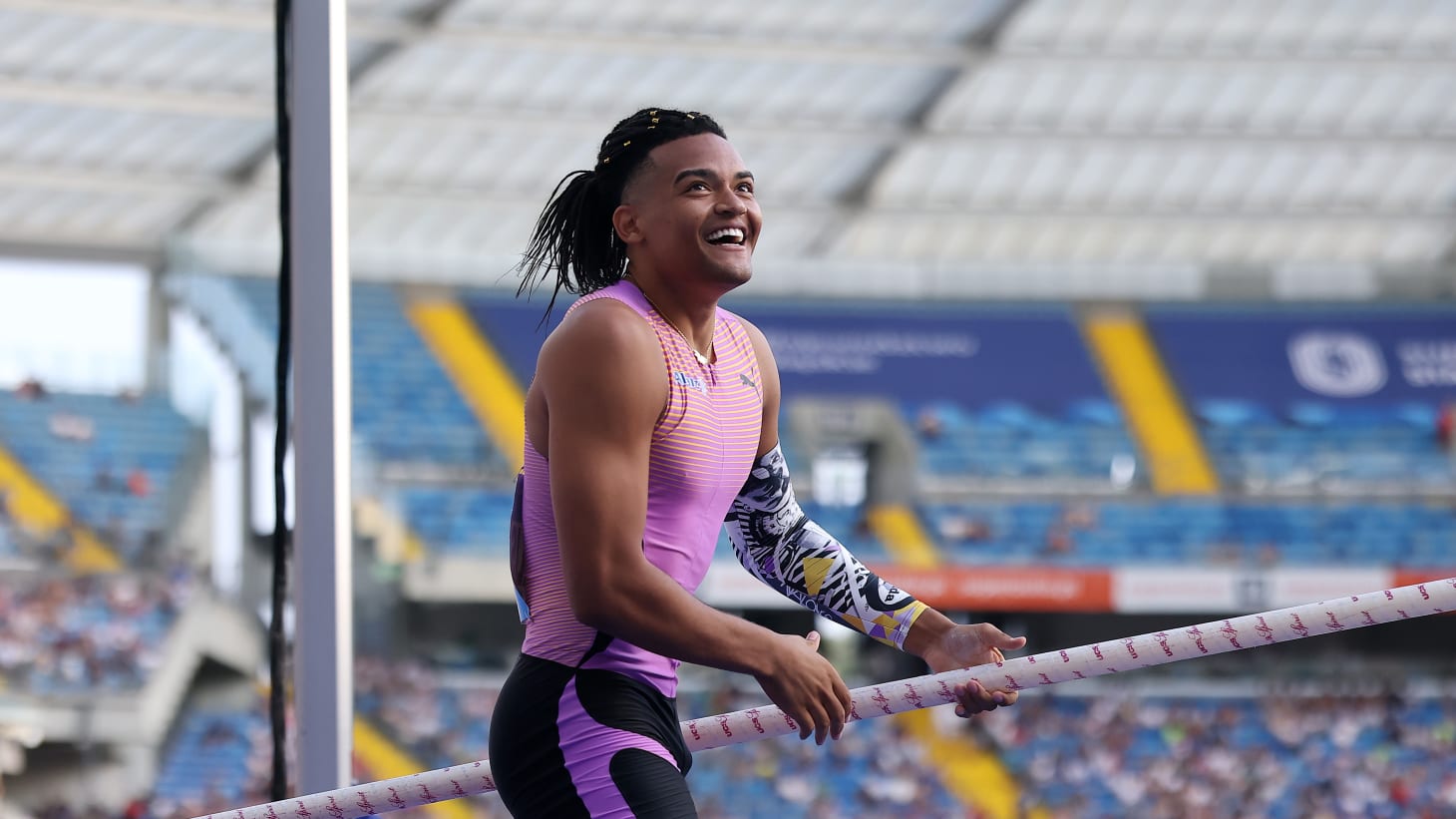 Paris 2024 bronze medallist Emmanouil Karalis wins men’s pole vault at ...