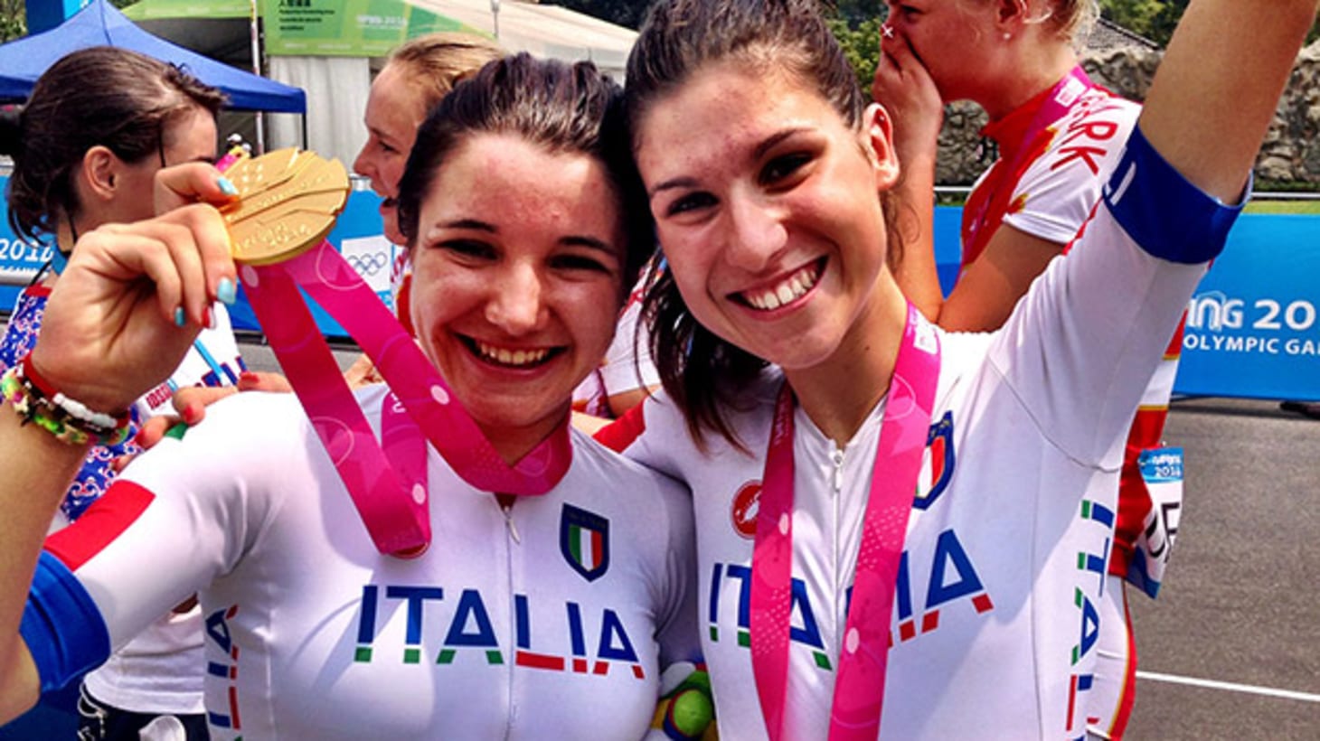 Italian women sprint to cycling team title by a wheel’s length ...