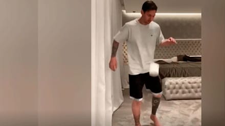 messi barefoot