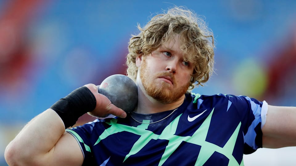 Ryan Crouser breaks indoor shot put world record in Arkansas