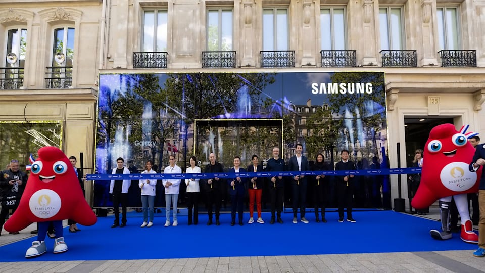 Samsung opens innovative showcase in Paris to engage fans during ...