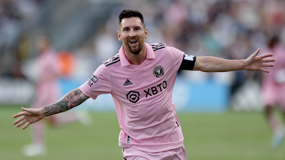 Lionel Messi lidera lista de jogadores com mais títulos na história ...
