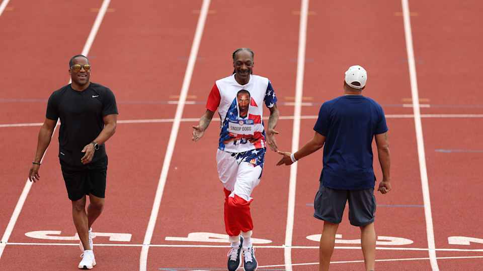 Rapper Snoop Dogg runs 200m exhibition race at the 2024 U.S. Olympic ...