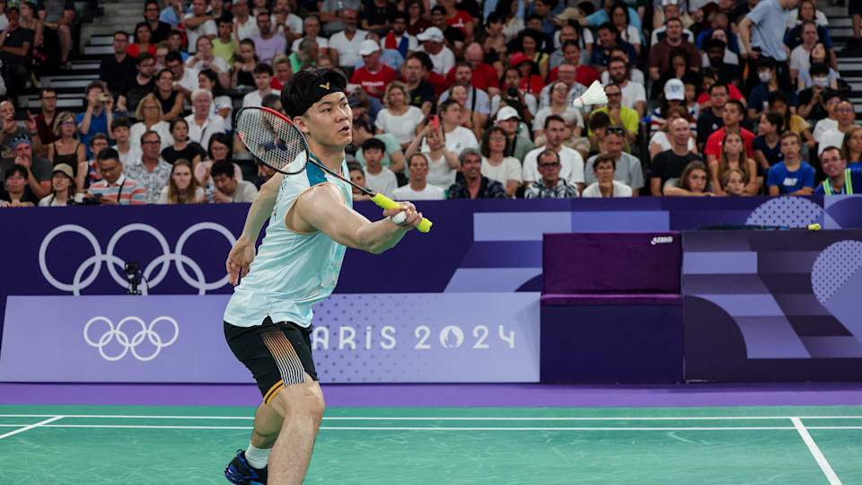 Malaysia s Lee Zii Jia into badminton round of 16 after powering past Spain s Pablo Abian at Paris 2024 Olympics