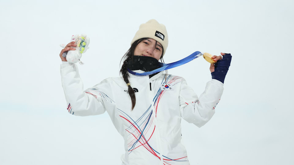 Winter Olympics 2026: Choi Gaon recovers from huge fall to beat Chloe ...