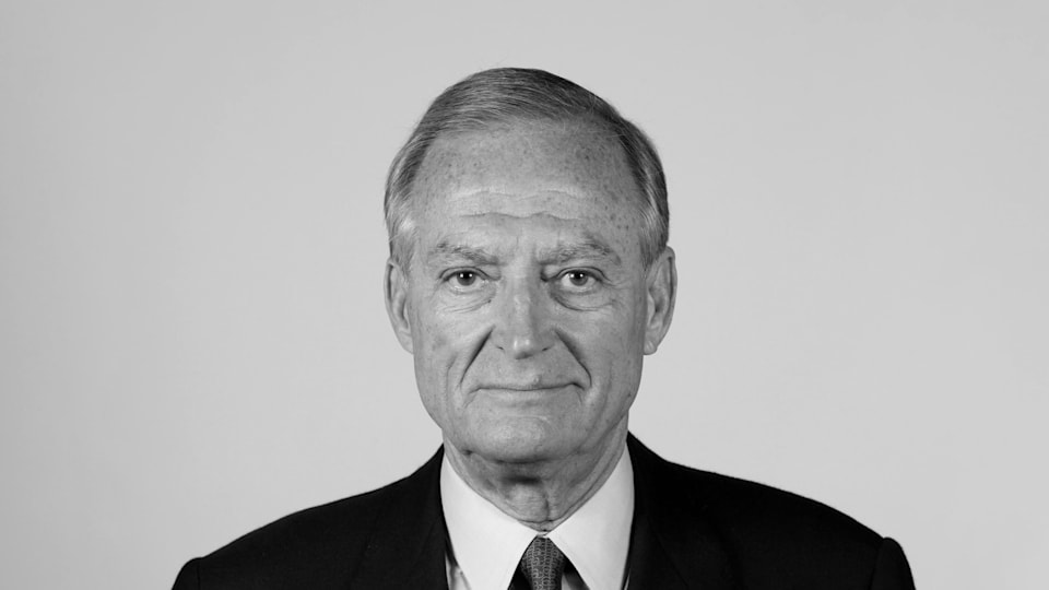 IOC expresses grief on the passing of IOC Honorary Member James L Easton