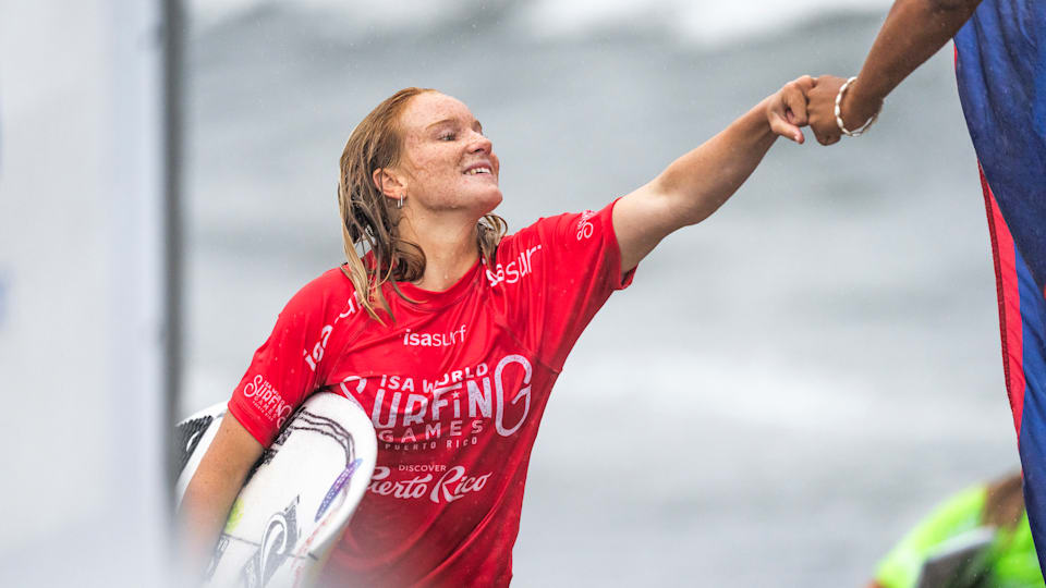 U.S. surfer Caity Simmers: Balancing creativity and competitive spirit ...