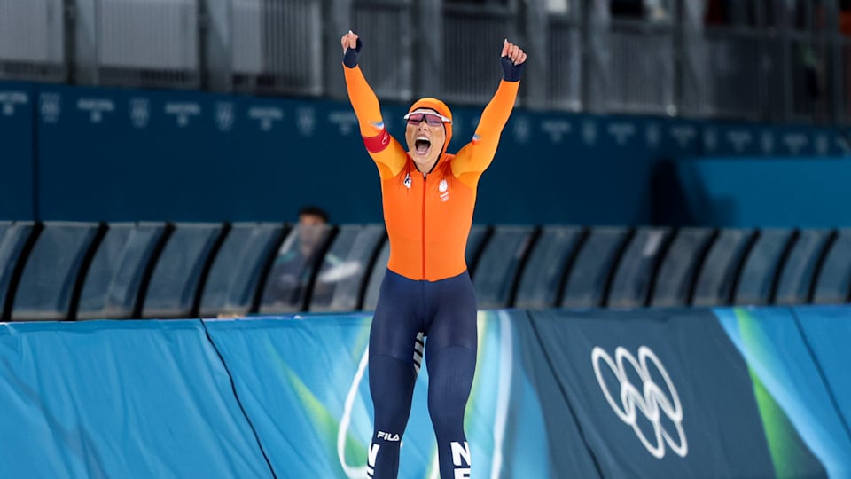 Jutta Leerdam breaks Olympic record to win 1000m speed skating gold at ...