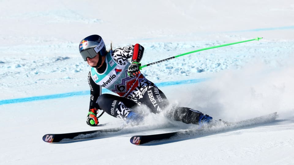 Alice Robinson stuns speed racers for first Super G win as Lindsey Vonn ...