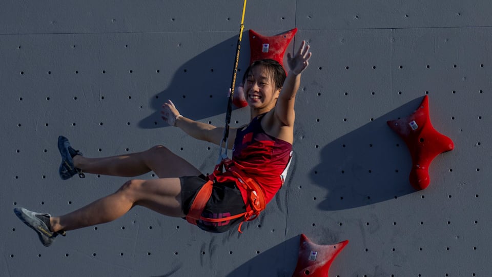Veddriq Leonardo and Zhou Yafei take speed climbing titles at OQS Shanghai