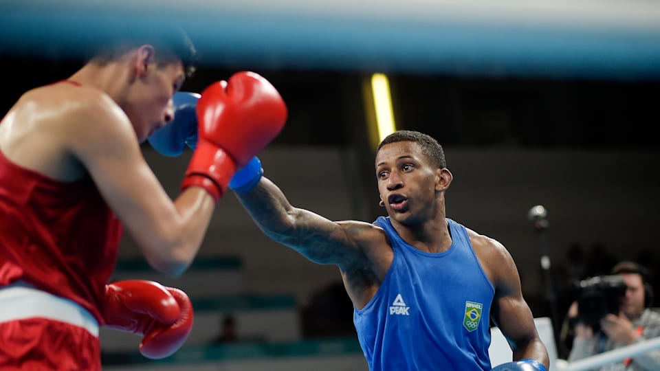 Yuri Falcão vence campeão Olímpico e vai à semifinal da Copa do Mundo de Boxe Brasil 2025