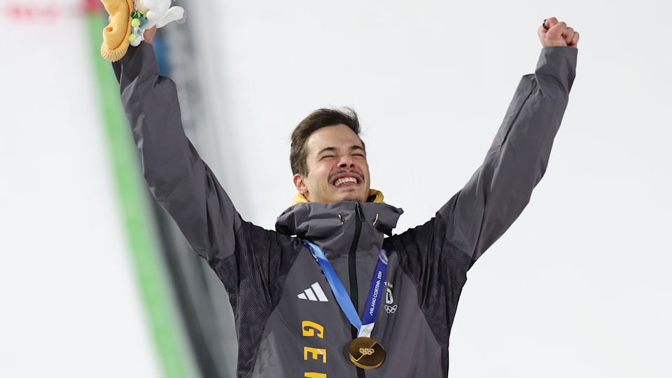 Skispringen bei Olympia 2026: Raimund holt Sensations-Gold auf der ...