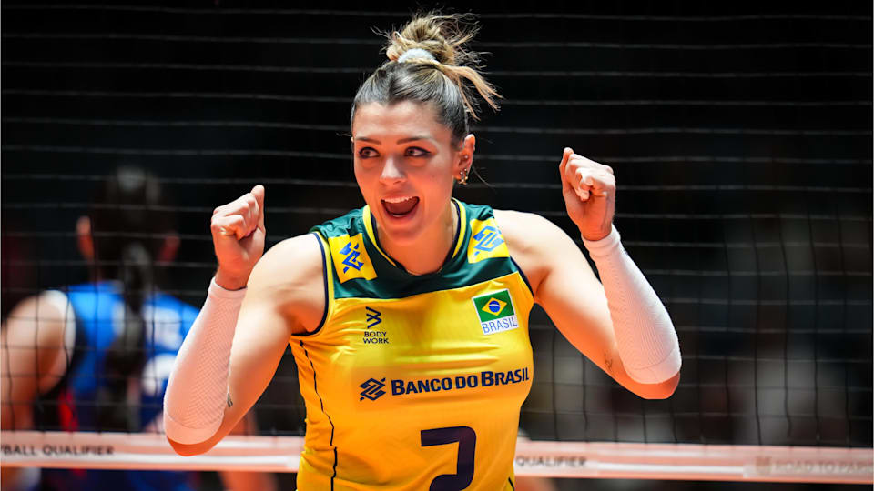 Rosamaria inspirada lidera vôlei do Brasil em vitória avassaladora ...
