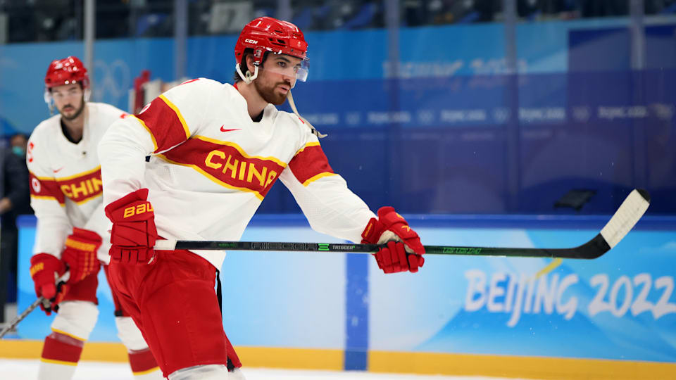 The son of NHL hero Chris Chelios is playing for China at Beijing 2022 ...