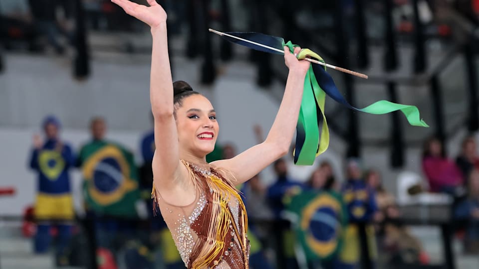 Maria Eduarda Alexandre, de 16 anos, já é realidade na ginástica ...