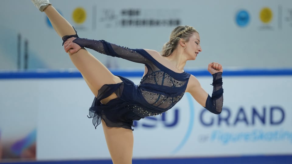 Figure skating - Cup of China 2025: Amber Glenn overtakes Alysa Liu to ...