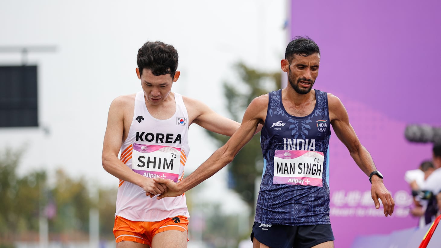 Man Singh becomes second Indian man to win gold at Asian Marathon ...