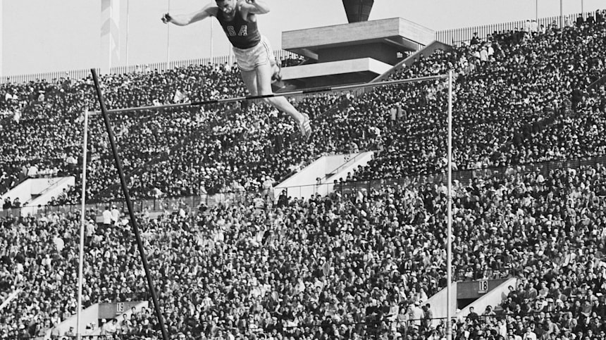 TOKYO 1964 PIECE POLE VAULT 3