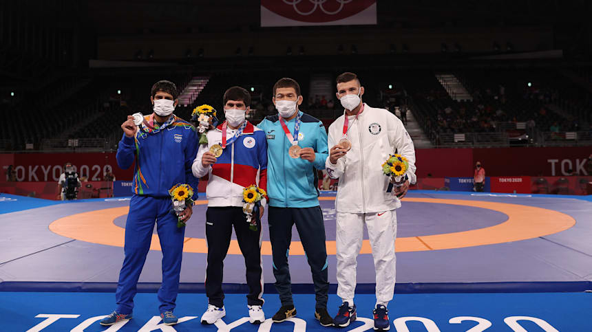 ROC's Zavur Uguev seals victory in men's wrestling freestyle 57kg