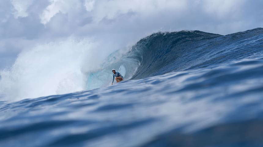 “band Aid Girl” Candelaria Resano Takes On Challenge To Surf Teahupoo