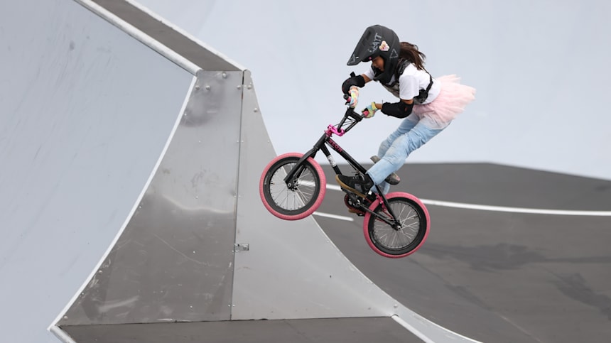 BMX freestylers defy gravity in Tokyo test