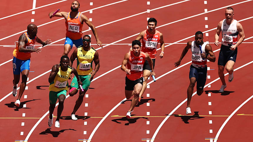 ¿Cuáles son los tipos de carreras en la pista de atletismo?