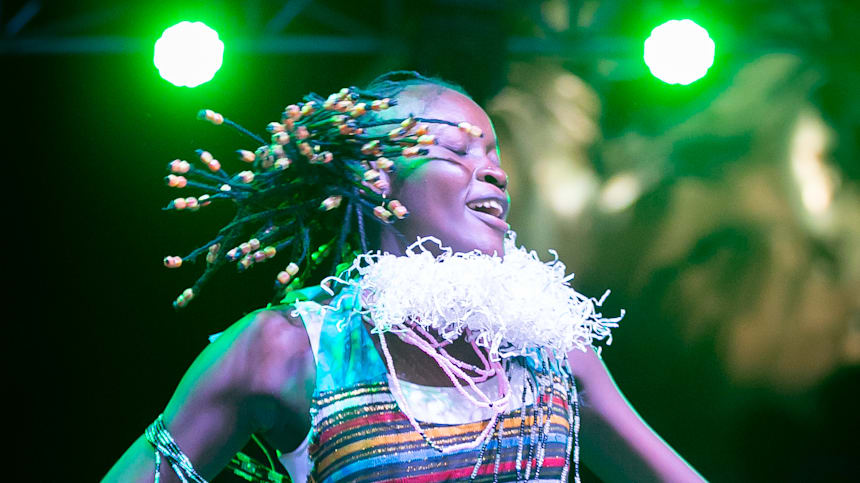 Dances, concerts, and shows kick off the 2023 edition of the Dakar en ...