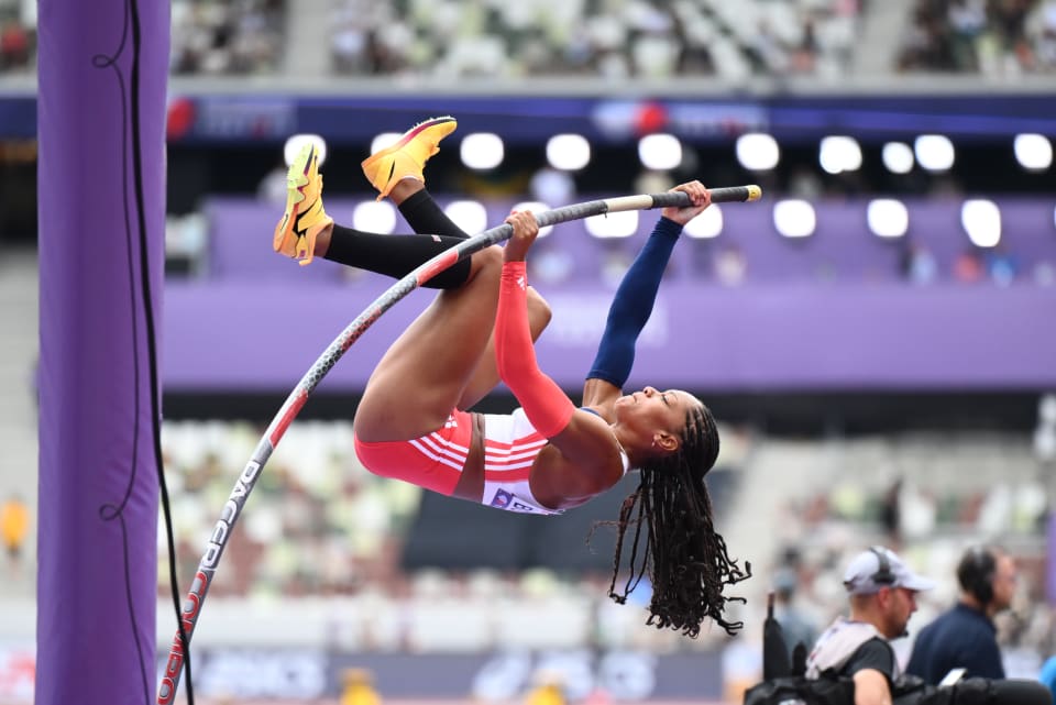 Finales de Marie-Julie Bonnin et Flavie Renouard, débuts du 200 m : le ...