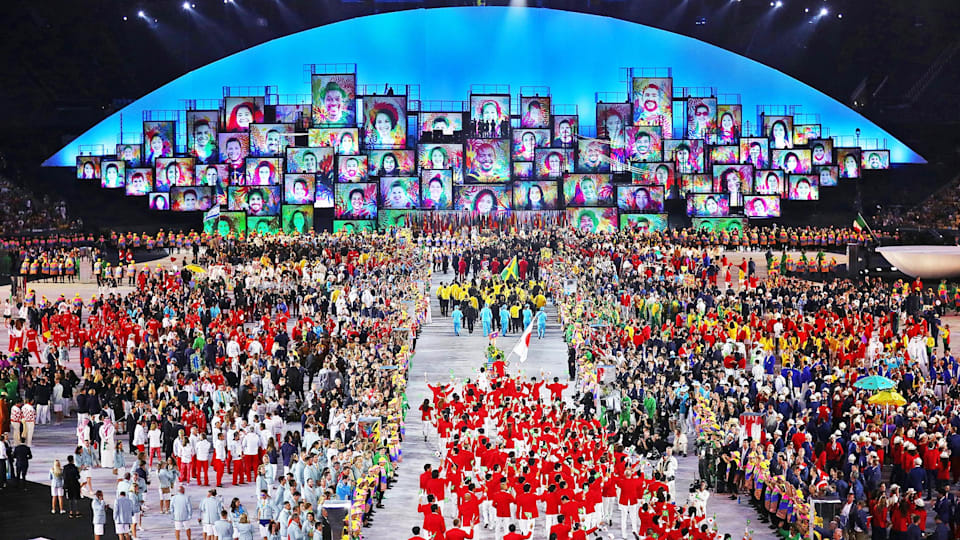 The remarkable story of the Athletes’ Parade - Olympic News