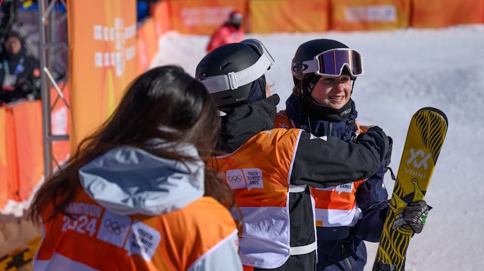Two flagbearers rattle nerves with last-run drama during women's ...