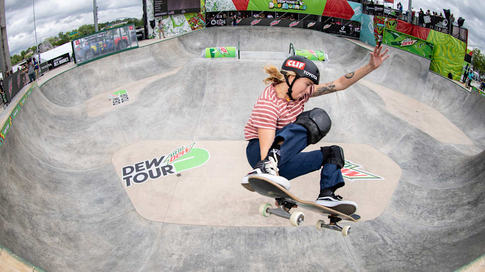 Semis take shape on busy Des Moines skate day