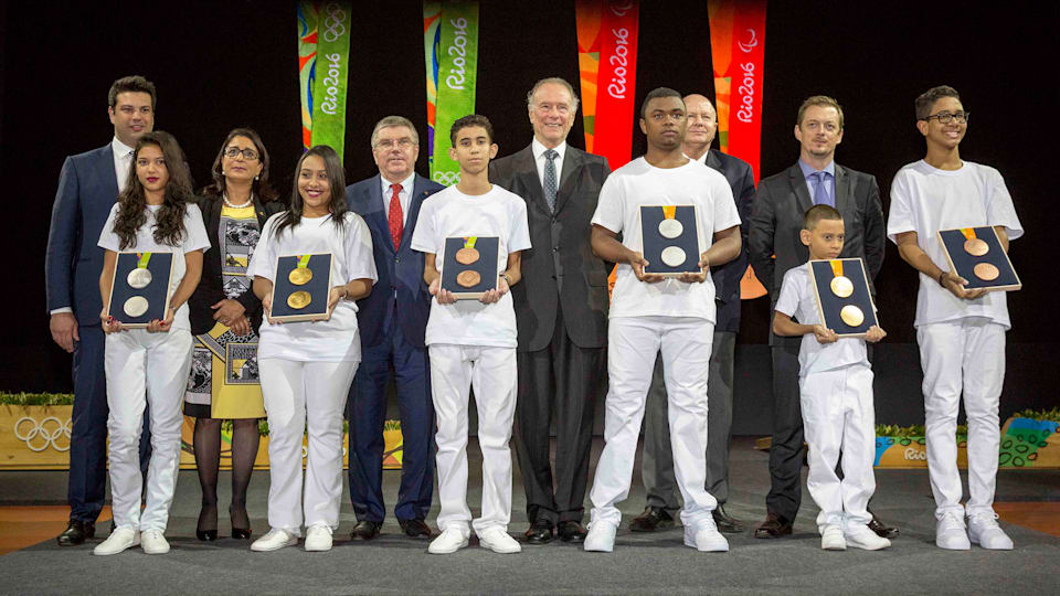 Innovative medal design unveiled for Rio 2016 - Olympic News