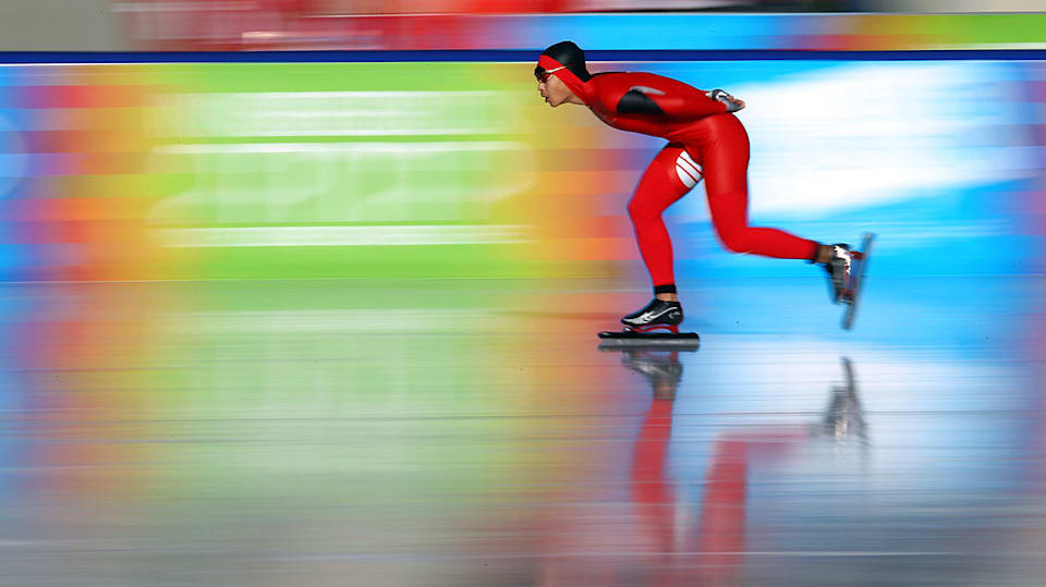 Speed skaters shine in the sun - Olympic News