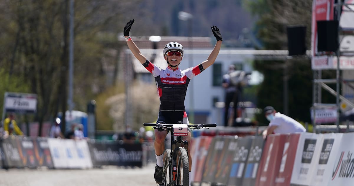 Coupe du monde de VTT de Nové Město : Loana Lecomte en grande patronne ...