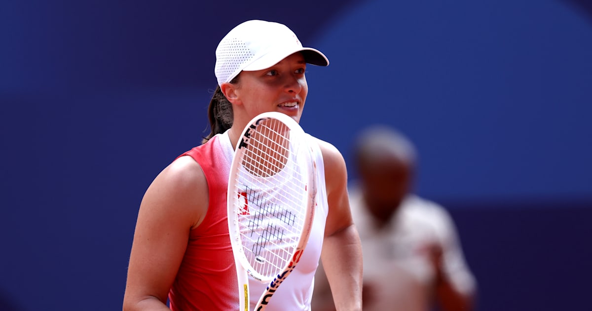 Iga Swiatek se llevó la medalla de bronce y Novak Djokovic jugará con Carlos Alcaraz por la ...