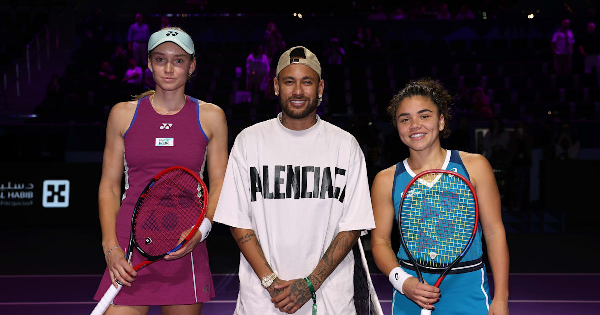 Com Neymar no cara ou coroa, WTA Finals começa com vitórias de Aryna ...