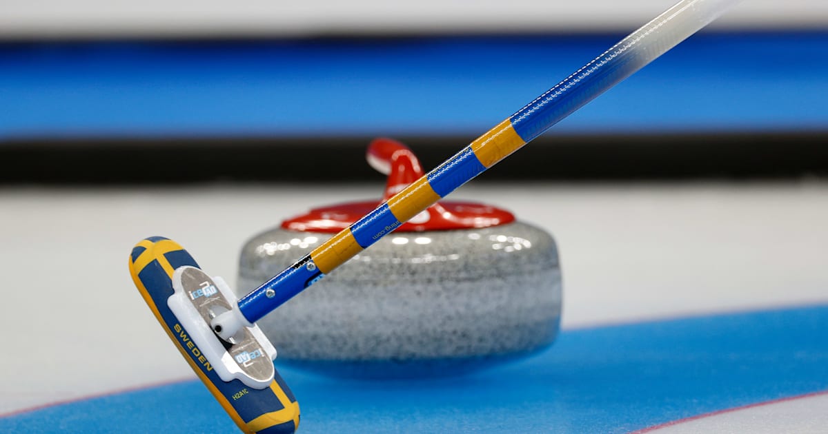 How does the hammer work in curling? Rules and how to win an end in ...
