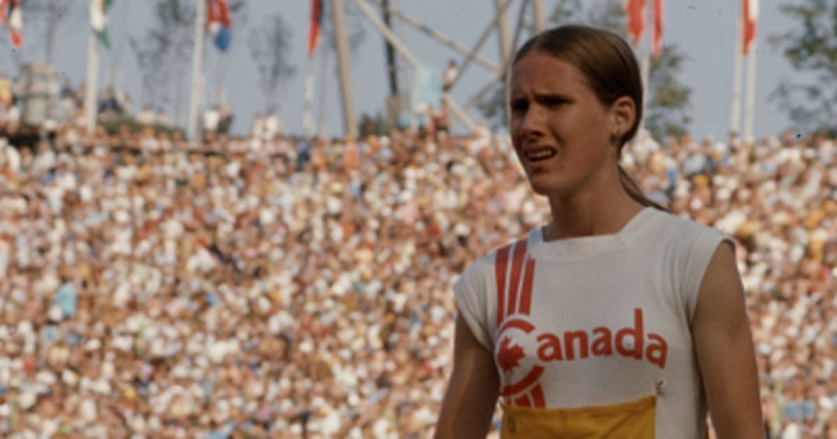 Fashion police: The Red-White look of Diane Jones