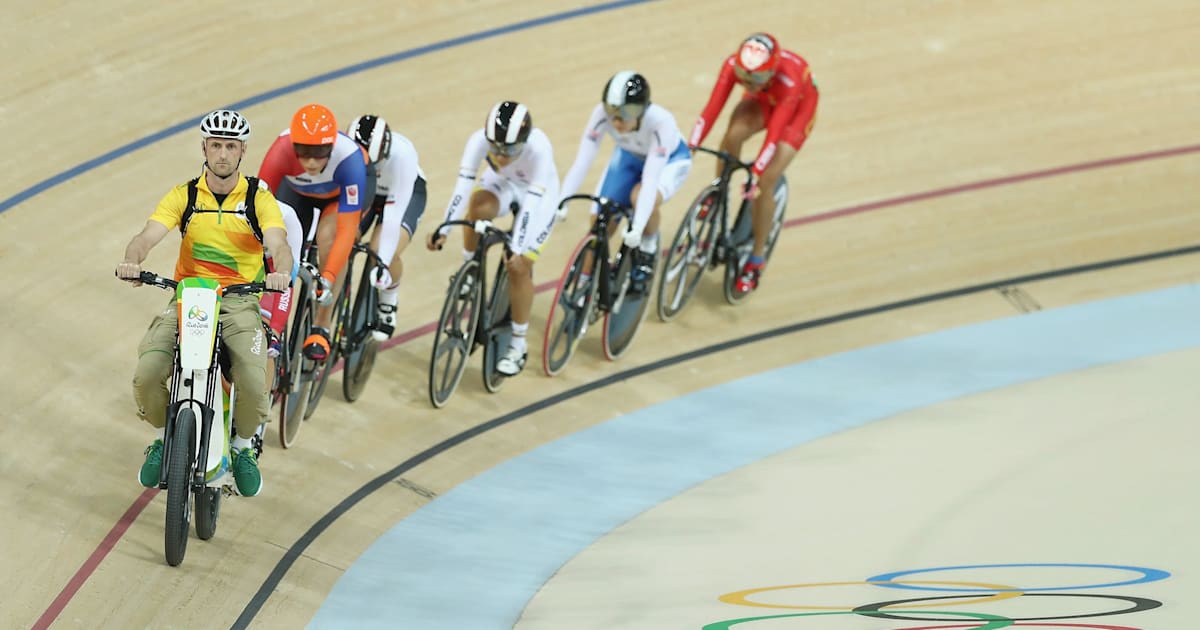 Rio 2016 volunteer setting the pace in the velodrome - Olympic News