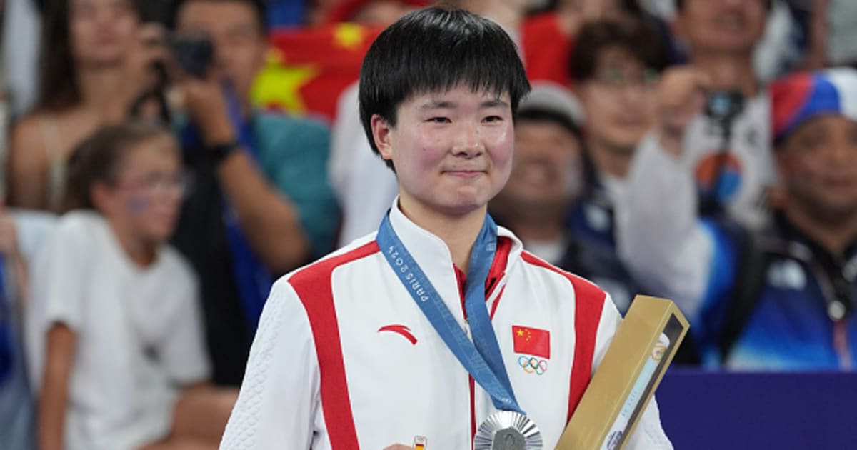 Paris 2024 Olympics: He Bingjiao brings Spain pin on to podium in ...