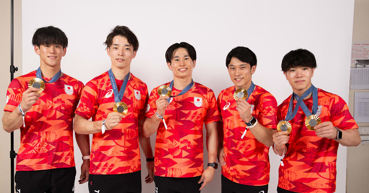 Oka Shinnosuke praises 'big brothers' teammates after winning double gold