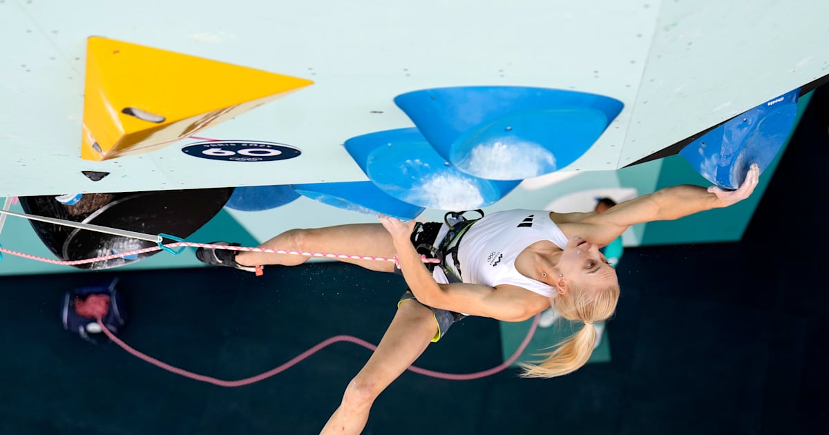 Women's Boulder Semi-Final, Men's Speed Qualification | Sport Climbing ...